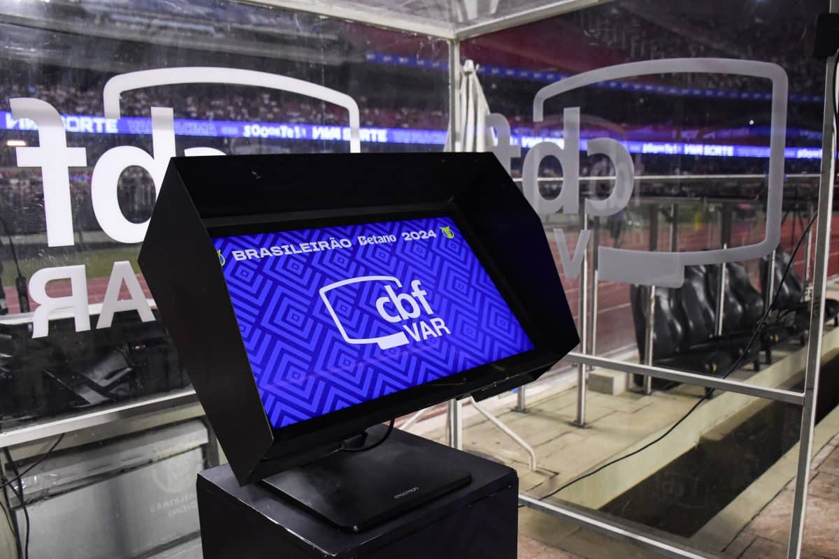 VAR: o que significa, como funciona e regras de aplicação – Esportelândia