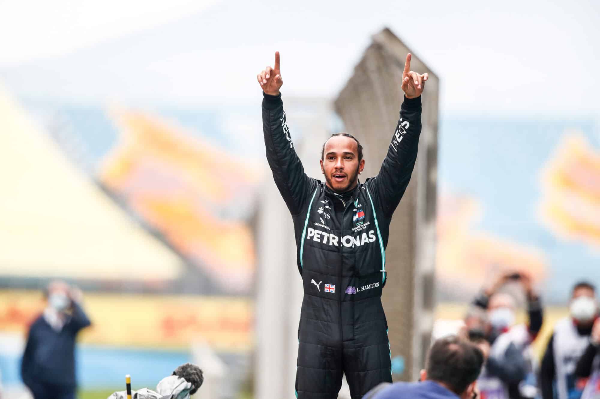 Hamilton ainda quer o 8º título; veja o que a Mercedes acha disso ...