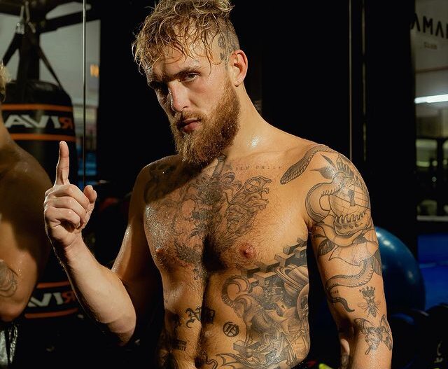 'Whindersson americano', Jake Paul, assina com gigante do MMA ...