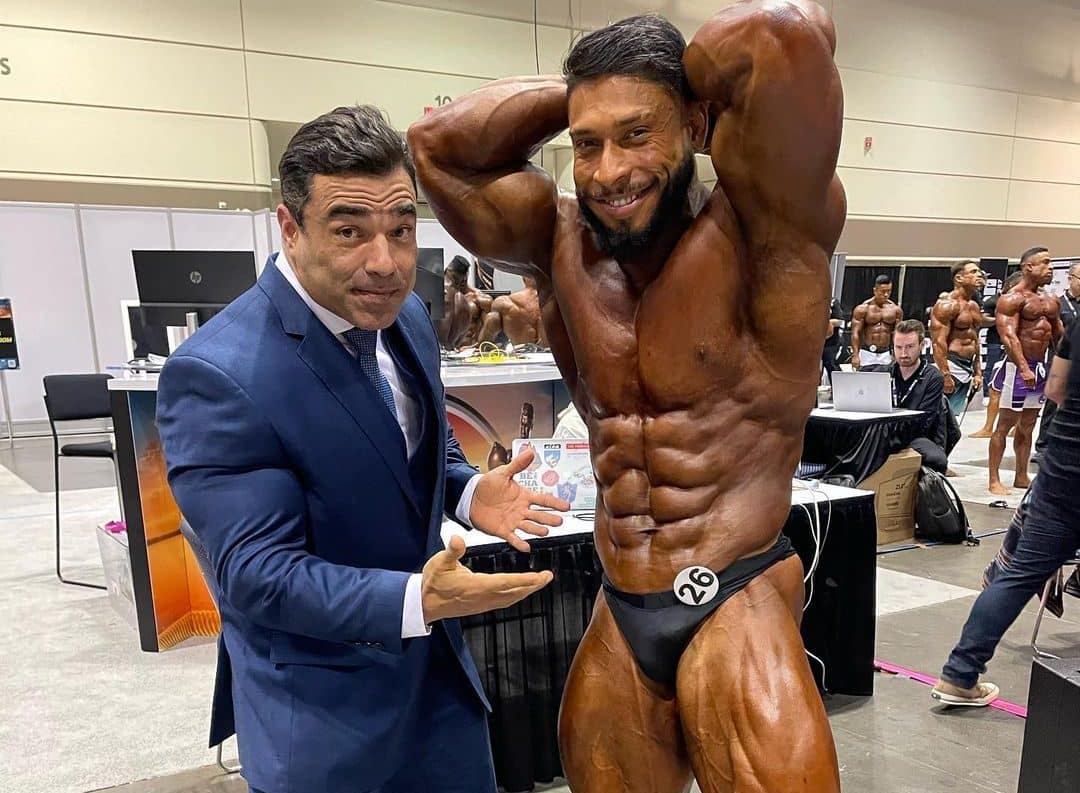 O segredo do abdômen de Ramon Dino é revelado - Esportelândia