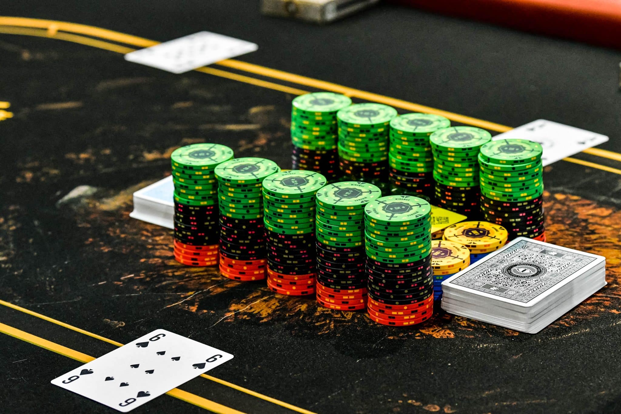 Regras do Poker: a Ordem das Cartas do Poker e Como Jogar