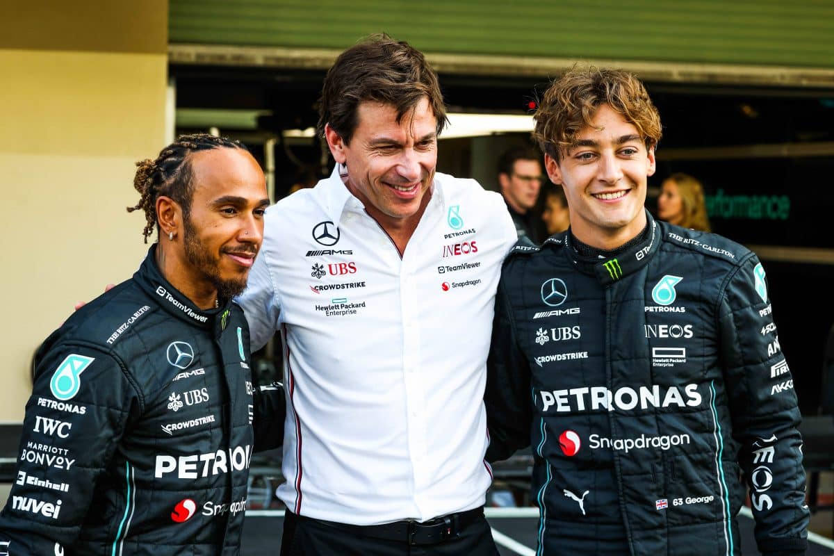 Tratamento igual? Toto Wolff entra em polêmica com Lewis Hamilton e George Russell - Esportelândia