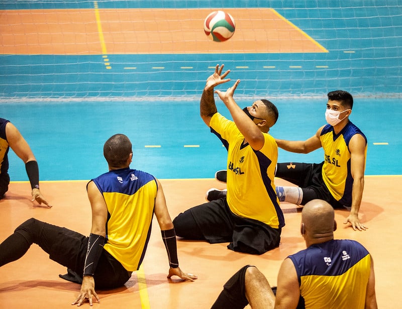 Vôlei sentado: história, regras e Paralimpíadas [2025] - Esportelândia